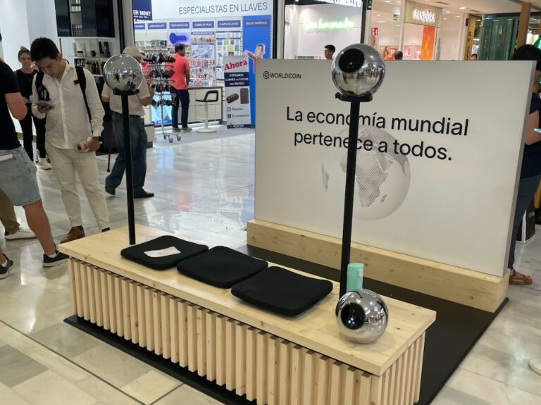 ¿Qué es Worldcoin? • CryptoConexión